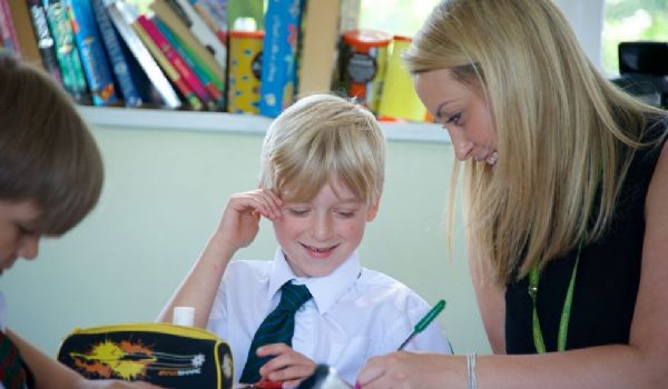 Connaught Junior School - Home